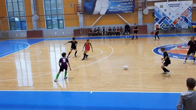 Мини-футбол. Товарищеская игра. СШОР Самотлор 2012 (2 состав) - СШОР Самотлор 2013 (2 состав)