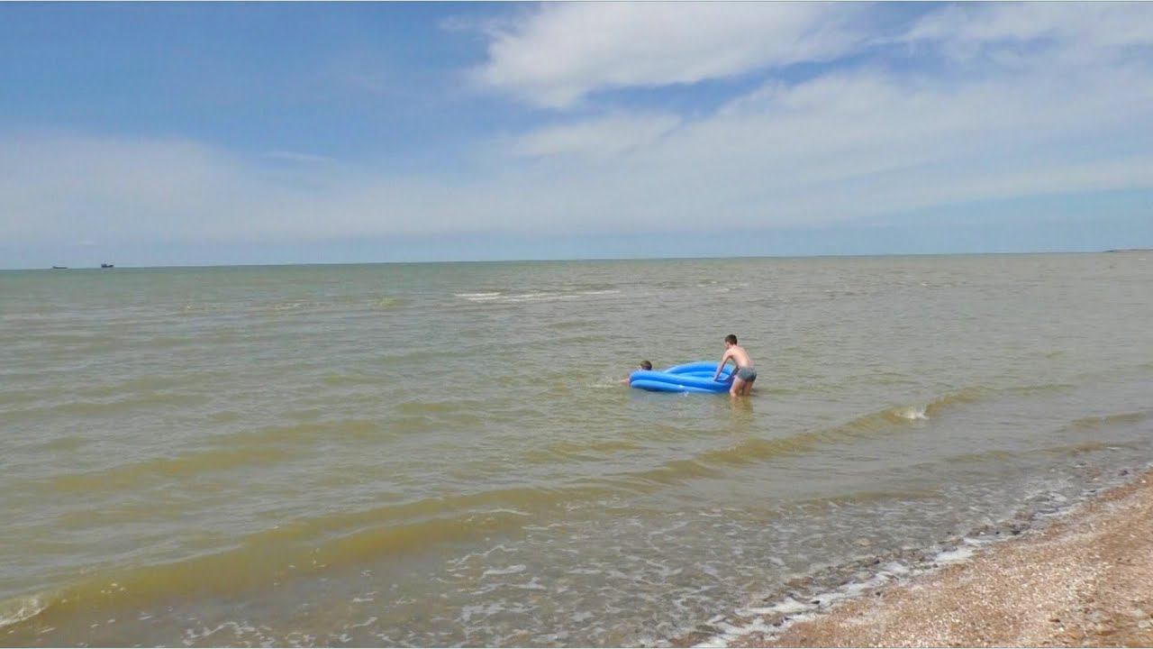 Ейск: первооткрыватели купального сезона 2020