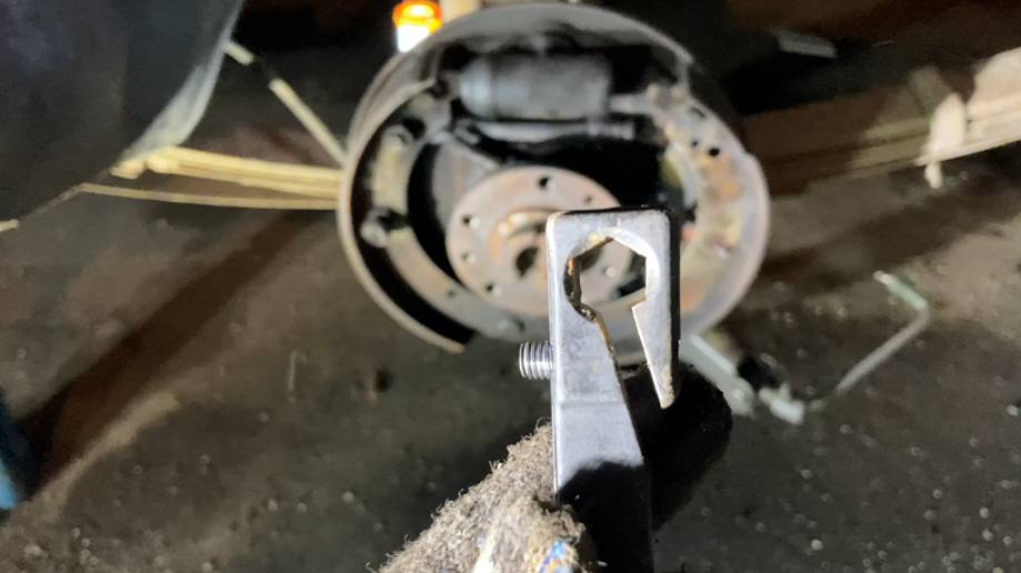 НольВторая. Часть 11. Замена тормозного цилиндра