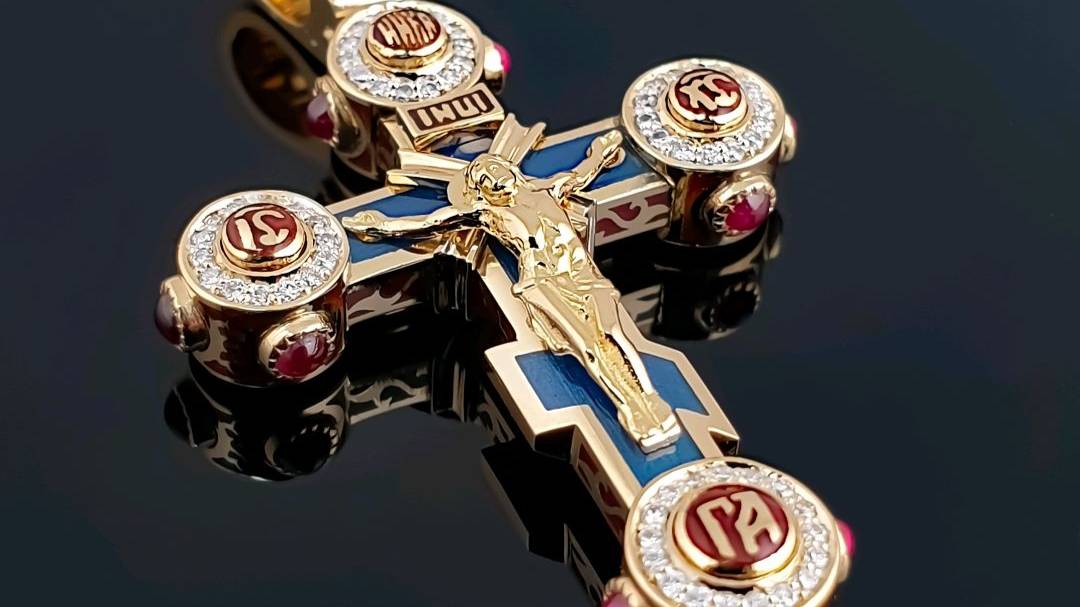 Эксклюзивный православный нательный крест с синей эмалью, бриллиантами и рубинами