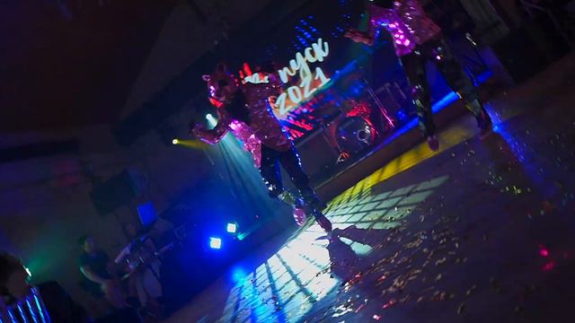 Выпускной с зеркальными пандами в Москве — незабываемое шоу от GO SHOW!