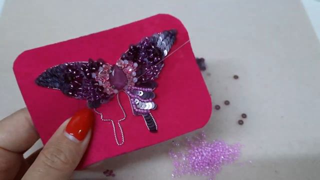 Мастер класс  БРОШЬ Бабочка из бисера  Коробочки с материалом