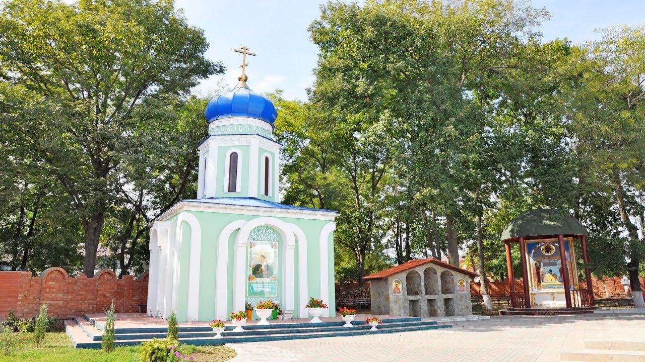 Ейск. Собор Архангела Михаила и живой уголок.