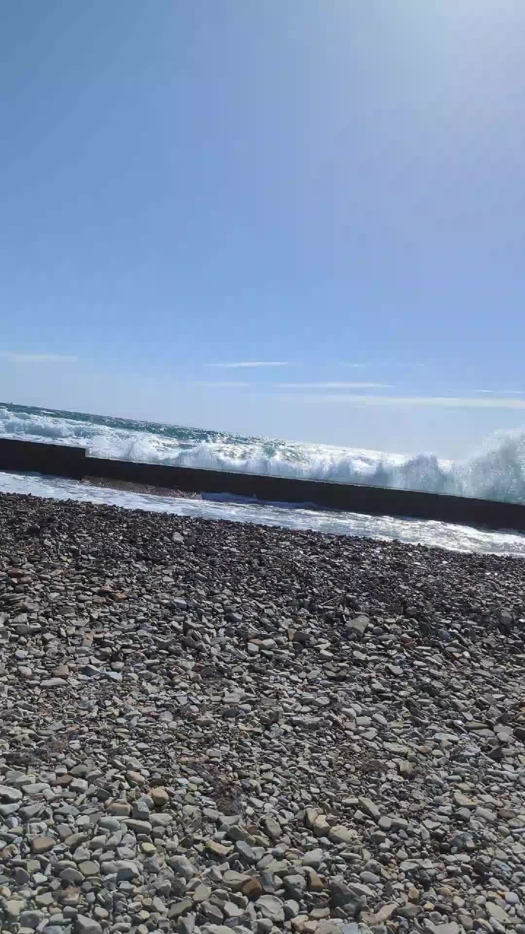 Море сегодня штормит сильно! Геленджик, Тонкий мыс, Хижина Рыбака, 30 сентября 2024