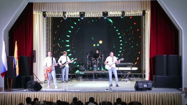 Никита Галочкин ft Кашин Сергей ft Игорь Конищев ft Демидов Иван ft Гончаров Дмитрий - Кончится лето