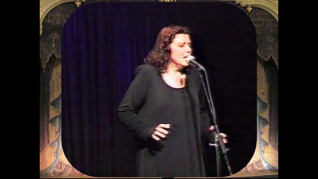 Песню "Руки люблю целовать" исполняет Валентина Игнатьева