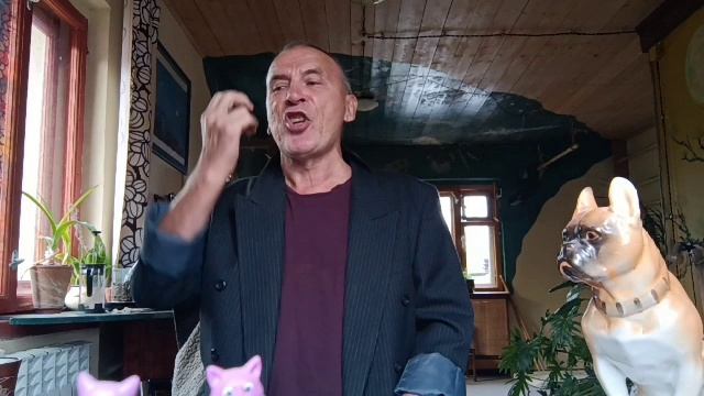 Он погибал, терял шанс так бездарно. Мутным, слезливым взглядом смотрел на нее. Дух14