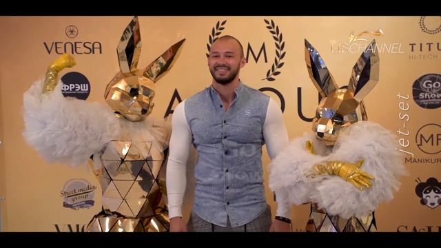 Шоу с зеркальными костюмами в Москве — заказать по телефону 8(977)777-28-84