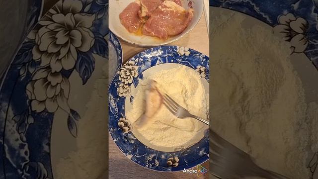 Свиные отбивные в двойной панировке-коротко и понятно...Подробное видео уже на канале!