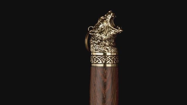 Обувная ложка Медведь кельтский узор