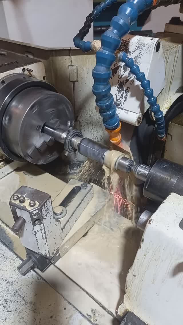 Шлифовка втулки штампа.