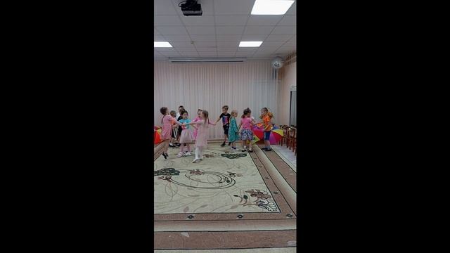 Игра на внимание  "Капельки и ручейки"