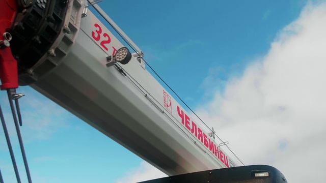 Автомобильный кран Челябинец «СТ» на шасси (6x6) собственной сборки