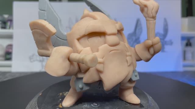 Концепция персонажа детской книги Blueline Design, создающего скульптурный макет гнома
