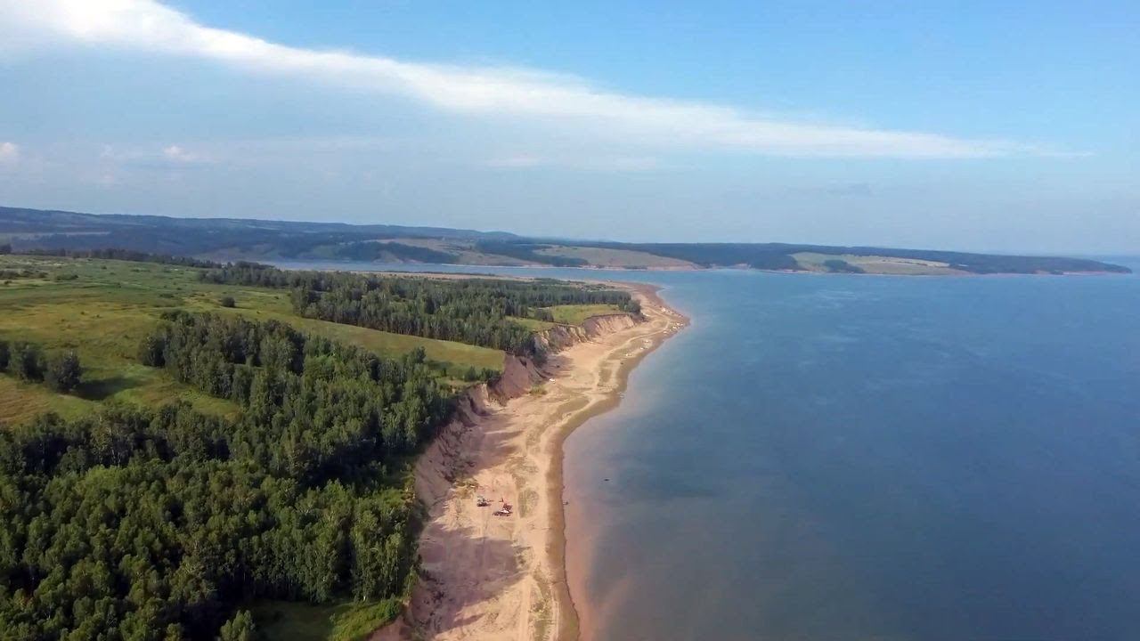 Берег Красноярского моря в районе поселка Приморск