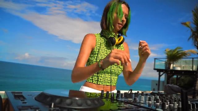 Miss Monique - MiMo Weekly Podcast 038 @ Bali [Melodic Techno Progressive House DJ Mix]