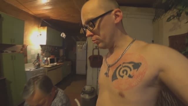 8, День рождения. Без алкоголя, но с жаренным сыром.