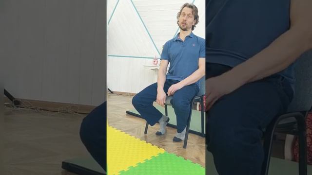 Оздоравливающее упражнение для шеи, которое можно делать не вставая со стула! #здоровье #йога