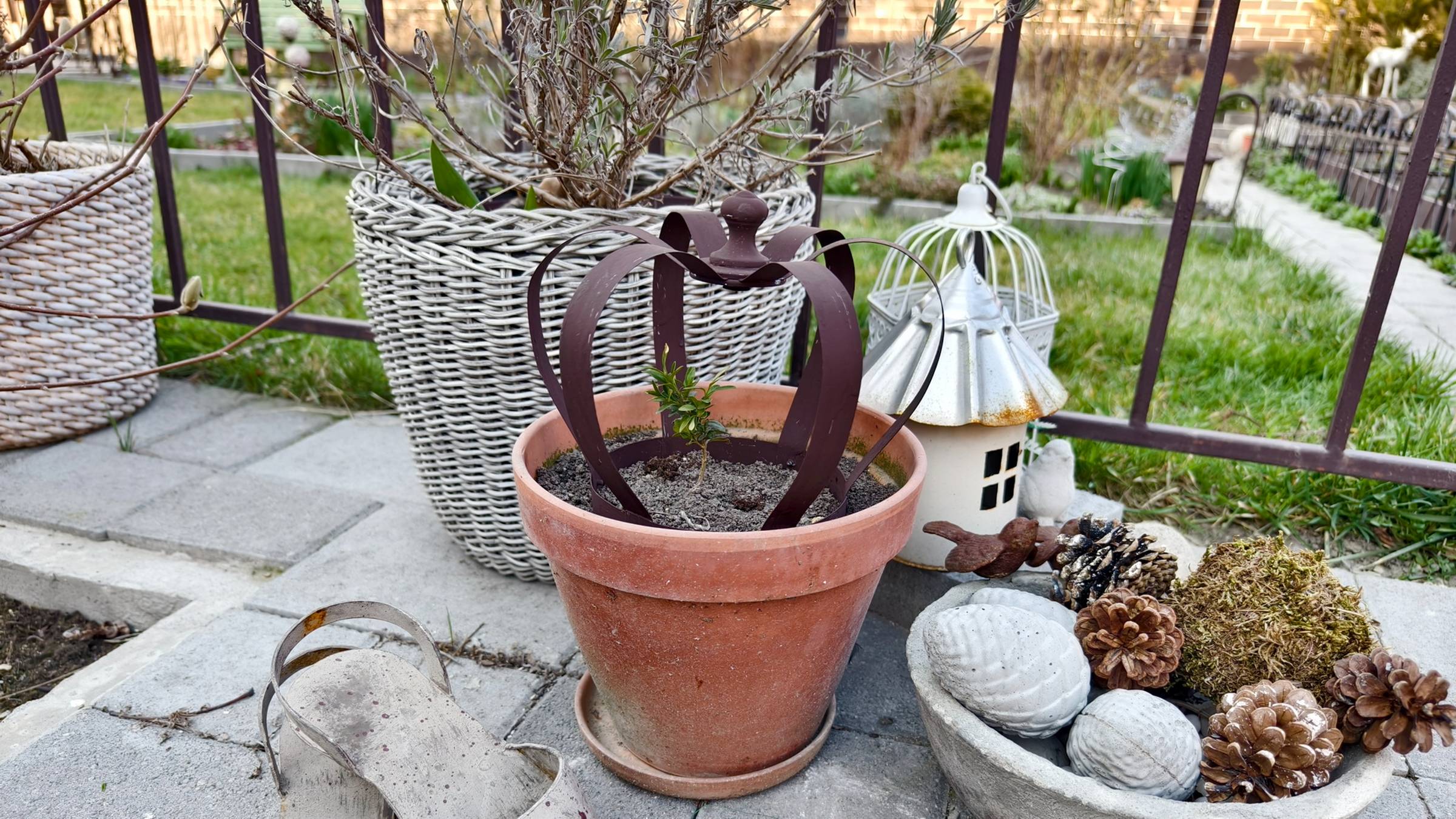 Прекрасный способ сэкономить/ КОРОЛЕВСКИЙ садовый декор / Декоративная корона для сада /Crown