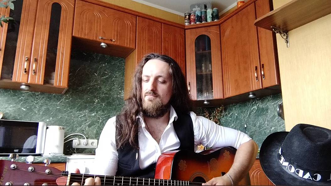 Никита "Бард" - Бар «Нуар» (Алексеев Н.Е. авторская песня под гитару)