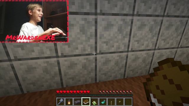 Сбегаю через калитку. SchoolBoy Runaway в доме злых родителей