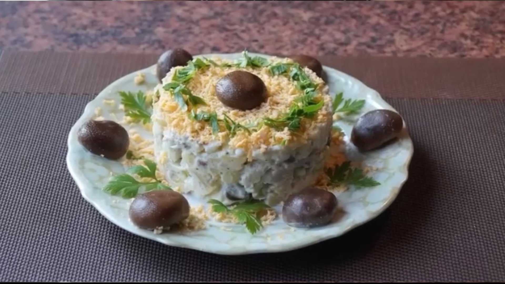 Салат «Сосновый Бор» / Русская кухня