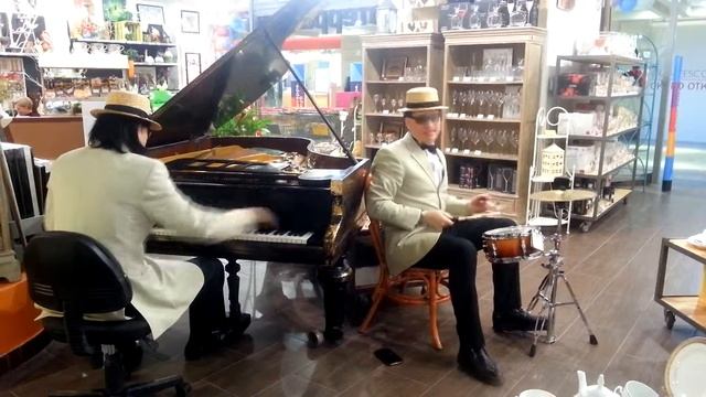 I feel good,  флешмоб в магазине Уютерра