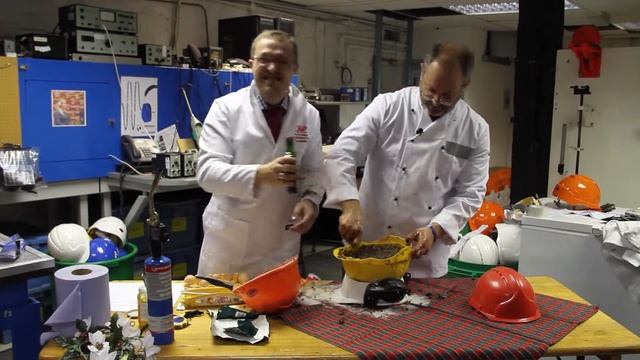 Рождественский пудинг в каске JSP MK7 HiTemp