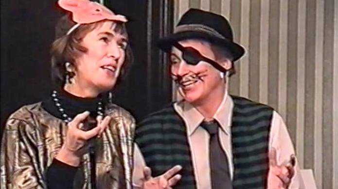 "Какое небо голубое" (запись 1999 г.). Исполняют Людмила Титова и Вера Смирнова (Журба).