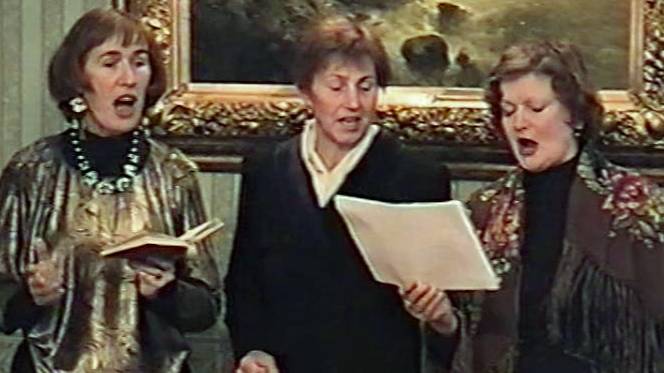 "Песенка о дуэли" (запись 1999 г.). Исполняют Людмила Титова, Вера Смирнова-Журба и Лидия Васильева.