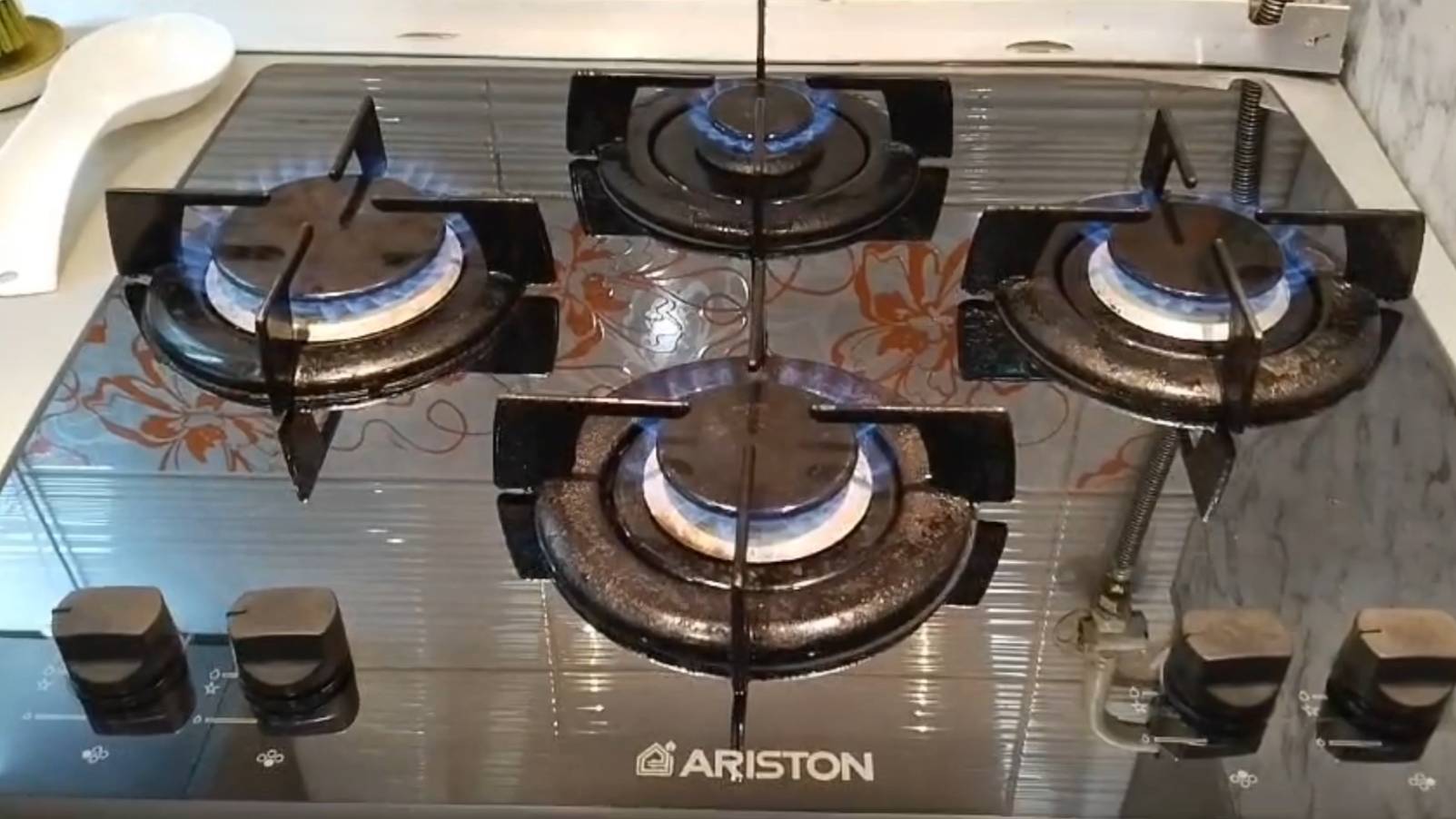 Газовая плита ARISTON Не загорается конфорка... Что делать?!