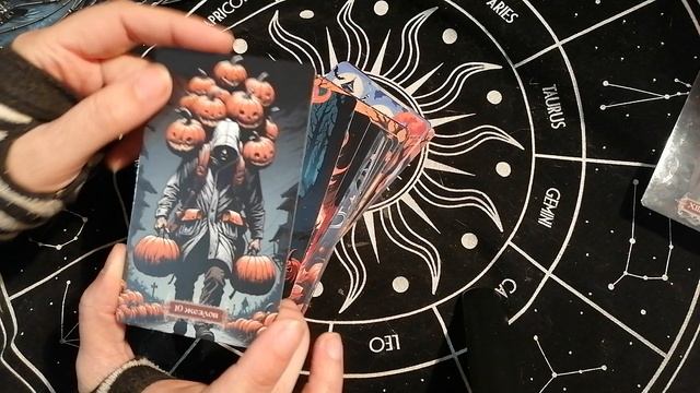 Хэллоуин Таро от Марины Маир (Halloween Party Tarot). Обзор.