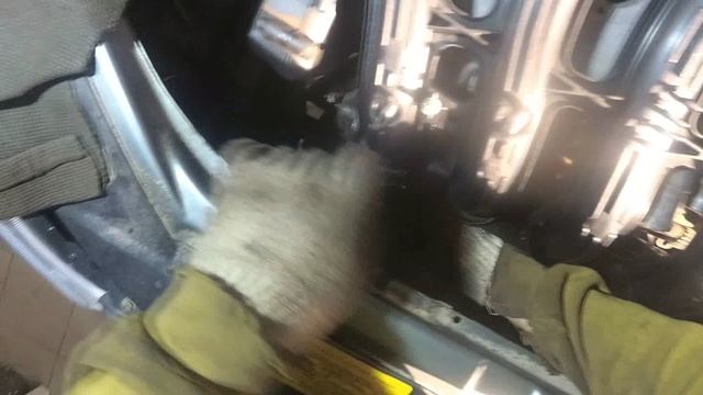 ВАЗ. 21723. Приора. Замена герметика крышки клапанной.