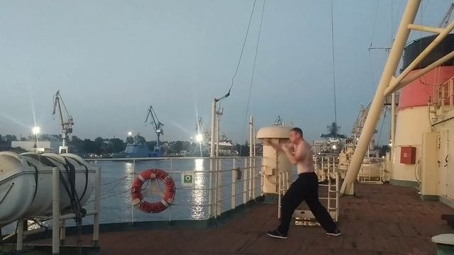 Главная мотивация любительского спорта Хо.The main trend motivation of combat sports is Ho