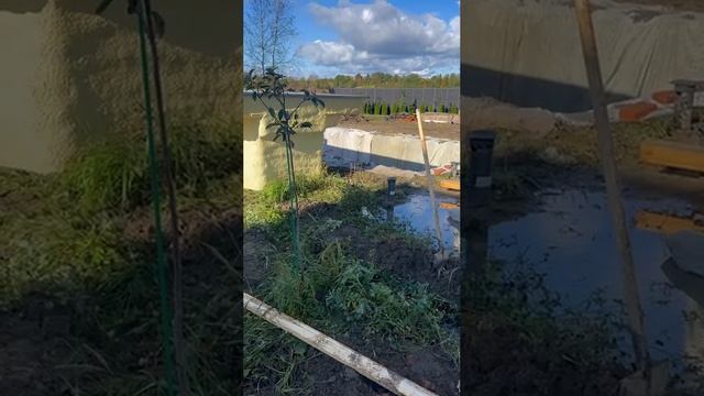 Строительство композитного бассейна. Ручной пронос чаши бассейна по участку заказчика