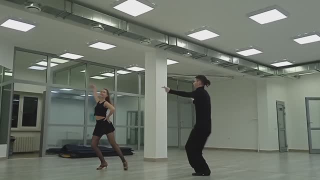 Алексей и Ксения (pro-am) - Cha-cha-cha ТСК Территория Танца Ярославль латина спортивные бальные