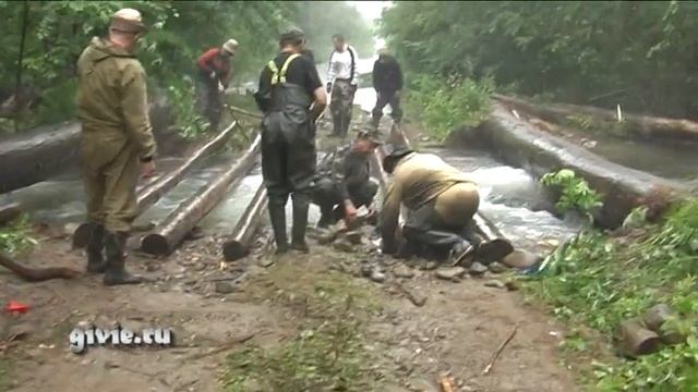 Последствия тайфуна часть 2. Наведение переправы.