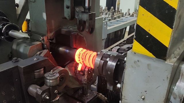 Навивка пружин горячим методом на станке