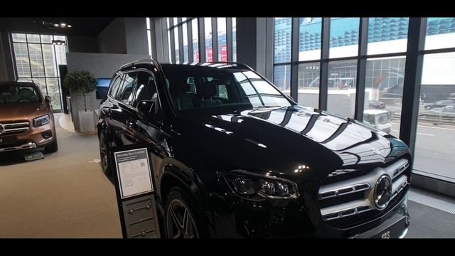 Russian Typical (GERMAN) LUXURY CAR Dealership Tour: Mercedes