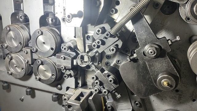 Изготовление малых пружин на станке