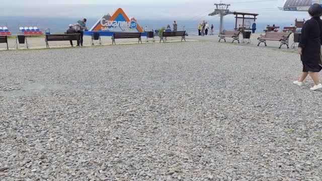 Гуляем в Южно-Сахалинске. Поднялись на Горный воздух. Сходили в Сити Молл на местный фудкорт