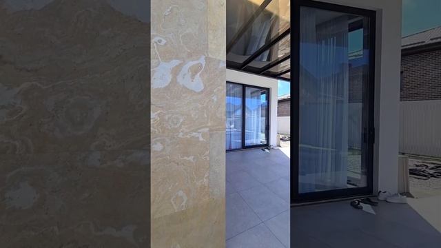 Каменный шпон Slate Lite текстура Tan в оформлении фасада дома