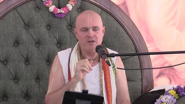 [4] Слава женщинам-матерям и ответственным мужчинам. Мадхавананда прабху.