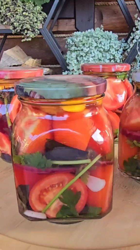 Томаты с базиликом на зиму