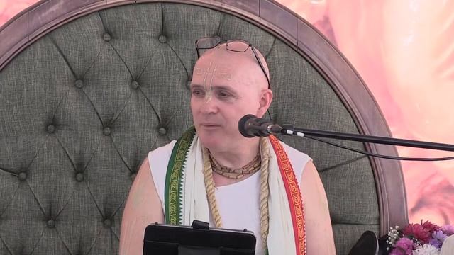 [2] Слава женщинам-матерям и ответственным мужчинам. Мадхавананда прабху.