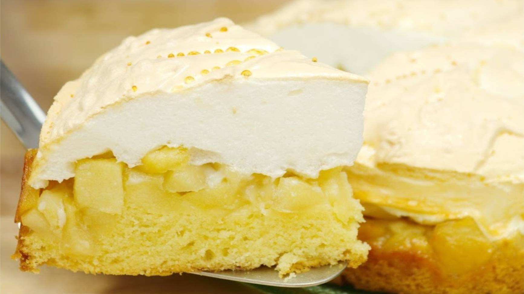 ЯБЛОЧНЫЙ ПИРОГ с Воздушной Меренгой