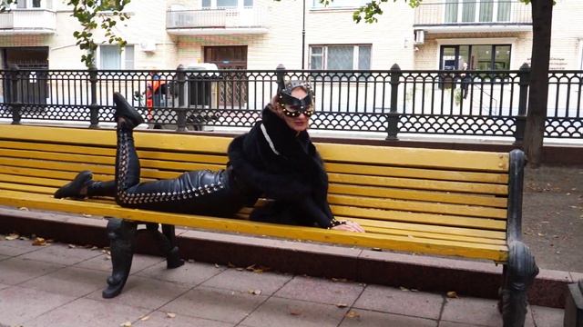 Ходит Кот на Патриарших прудах 1