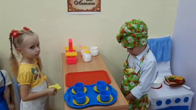 Сюжетно-ролевая игра «Кафе «Лакомка» подготовила воспитатель высшей категории Орлова И.Н. МДОАУ №45