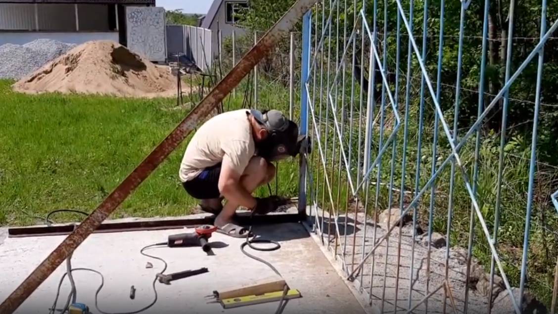 СТРОИМ ДРОВЕННИК  СВОИМИ РУКАМИ . ЧАСТЬ 1 ФУНДАМЕНТ . #строительство