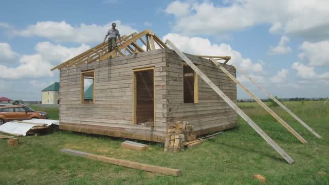 Установка стропильных ферм